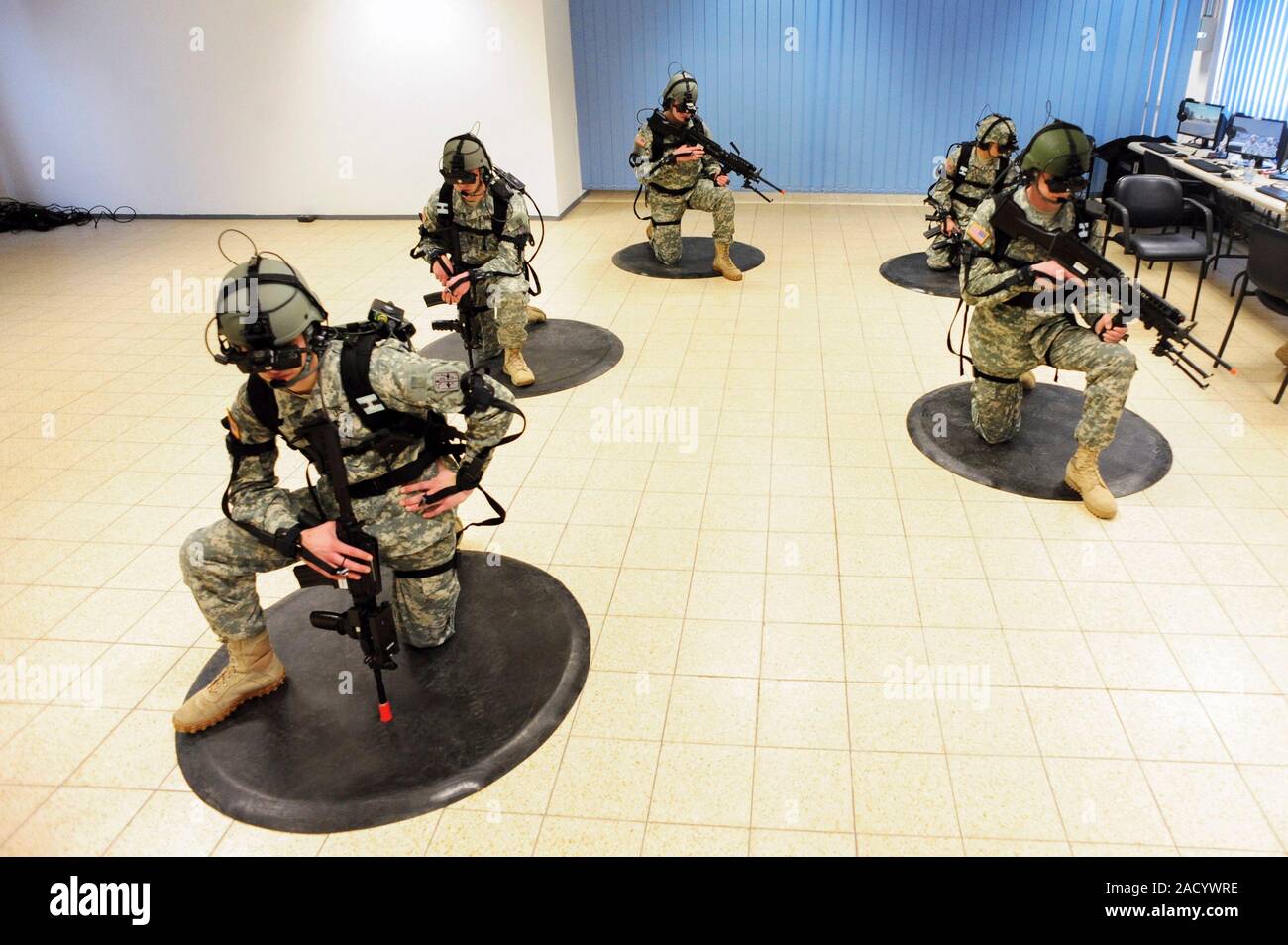 Virtual reality military training. US Army soldiers training using the ...