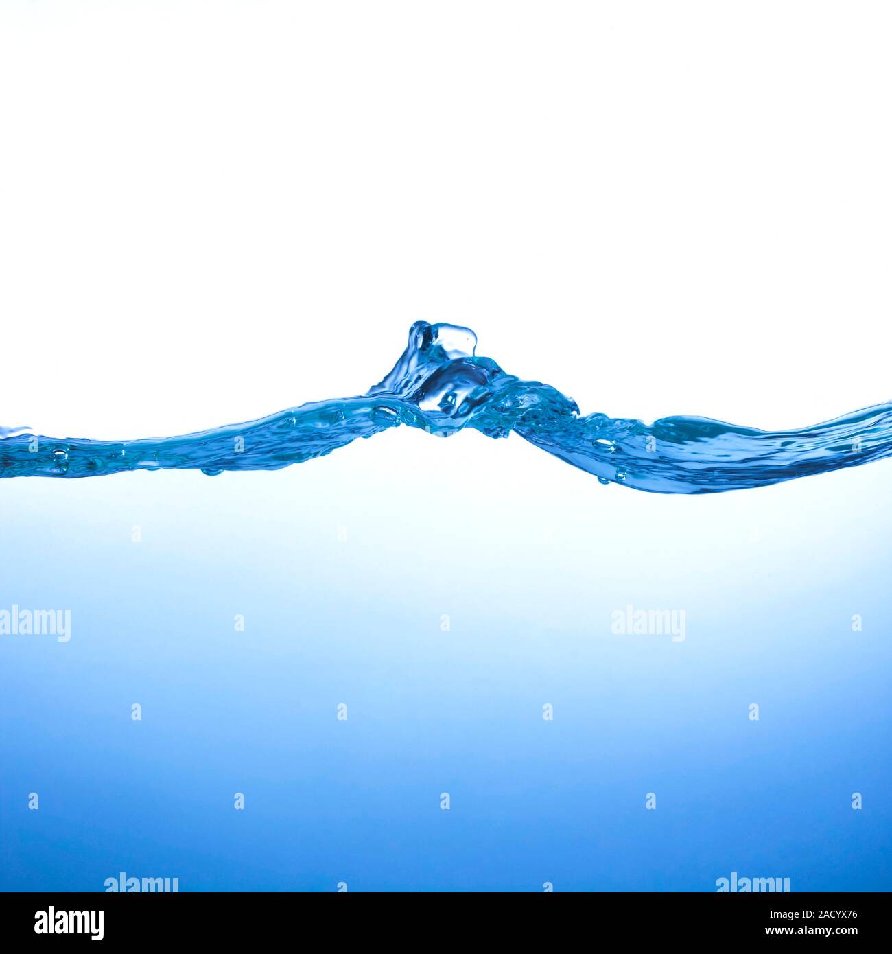 Wave in a tank of water Stock Photo - Alamy
