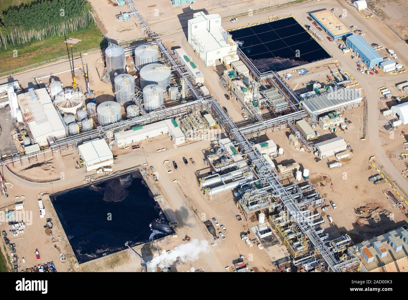 A SAG D (Steam assisted Gravity Drainage) tar sands plant north of Fort ...