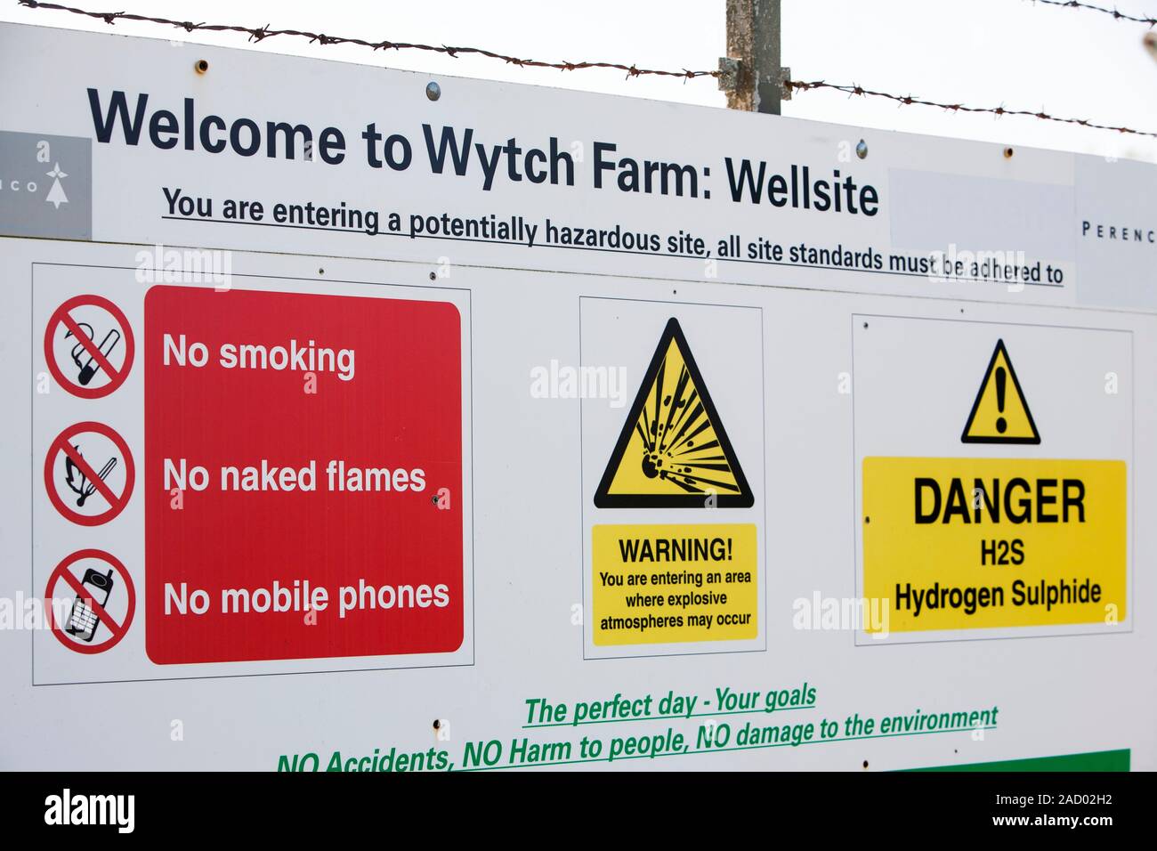 Wytch farm oil well at Kimmeridge Bay, Dorset, the only onshore oil ...