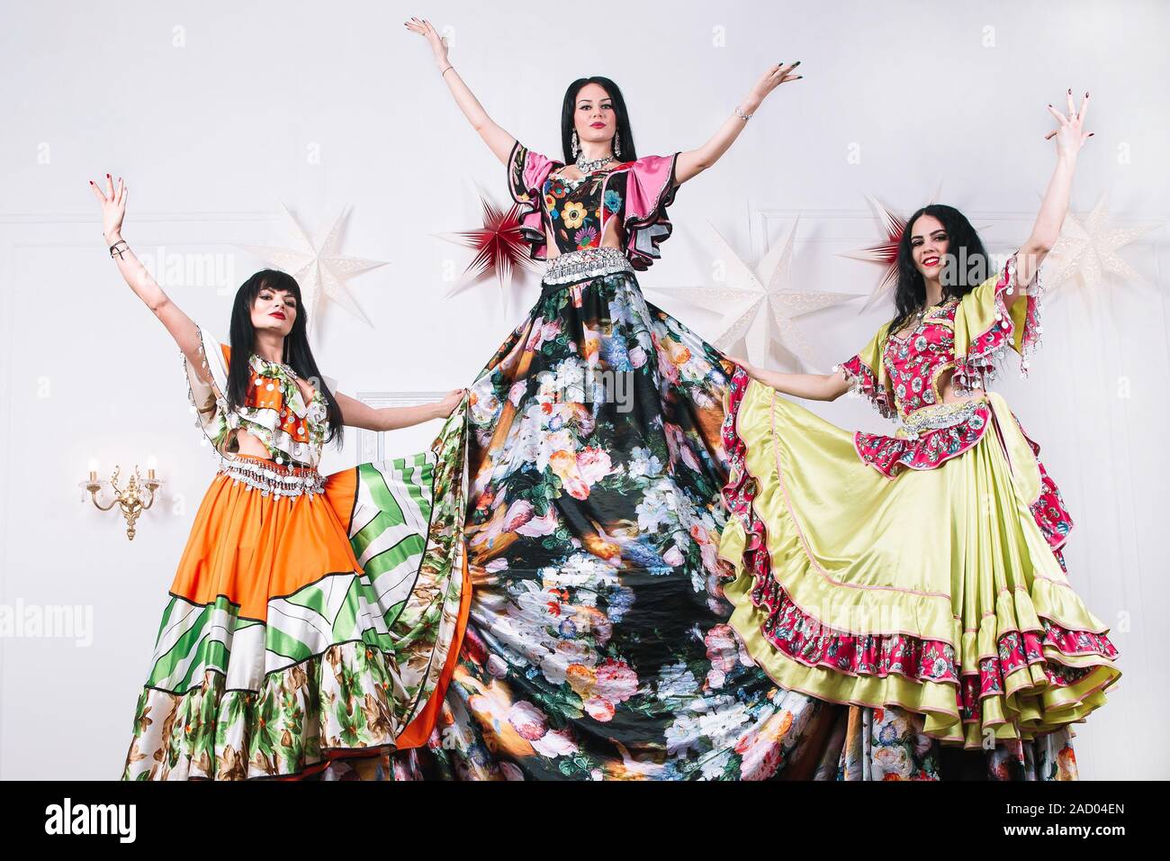 Traditional romani dance hi-res stock photography and images - Alamy