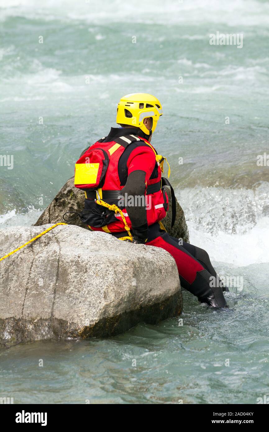Rescuer assistance hi-res stock photography and images - Alamy