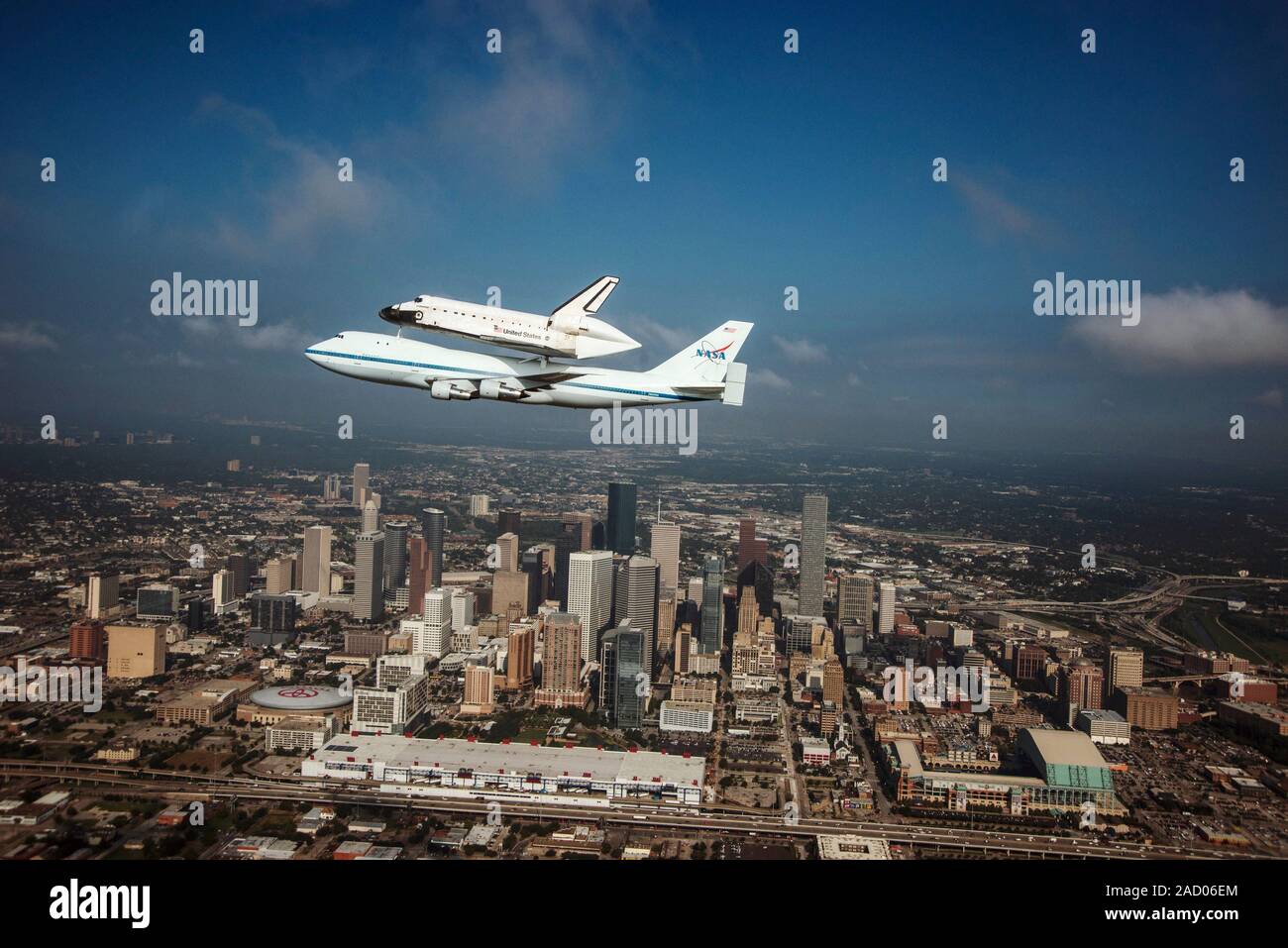 Space Shuttle Endeavour piggyback flight. View of the Space Shuttle ...