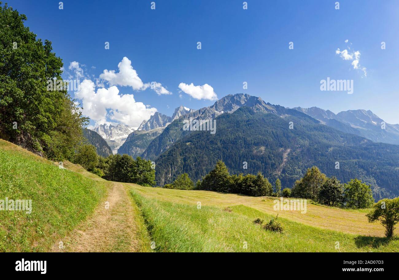 north slope Pizzo Badile - Sciore - Cengalo - Bregaglia Valley - Swiss ...