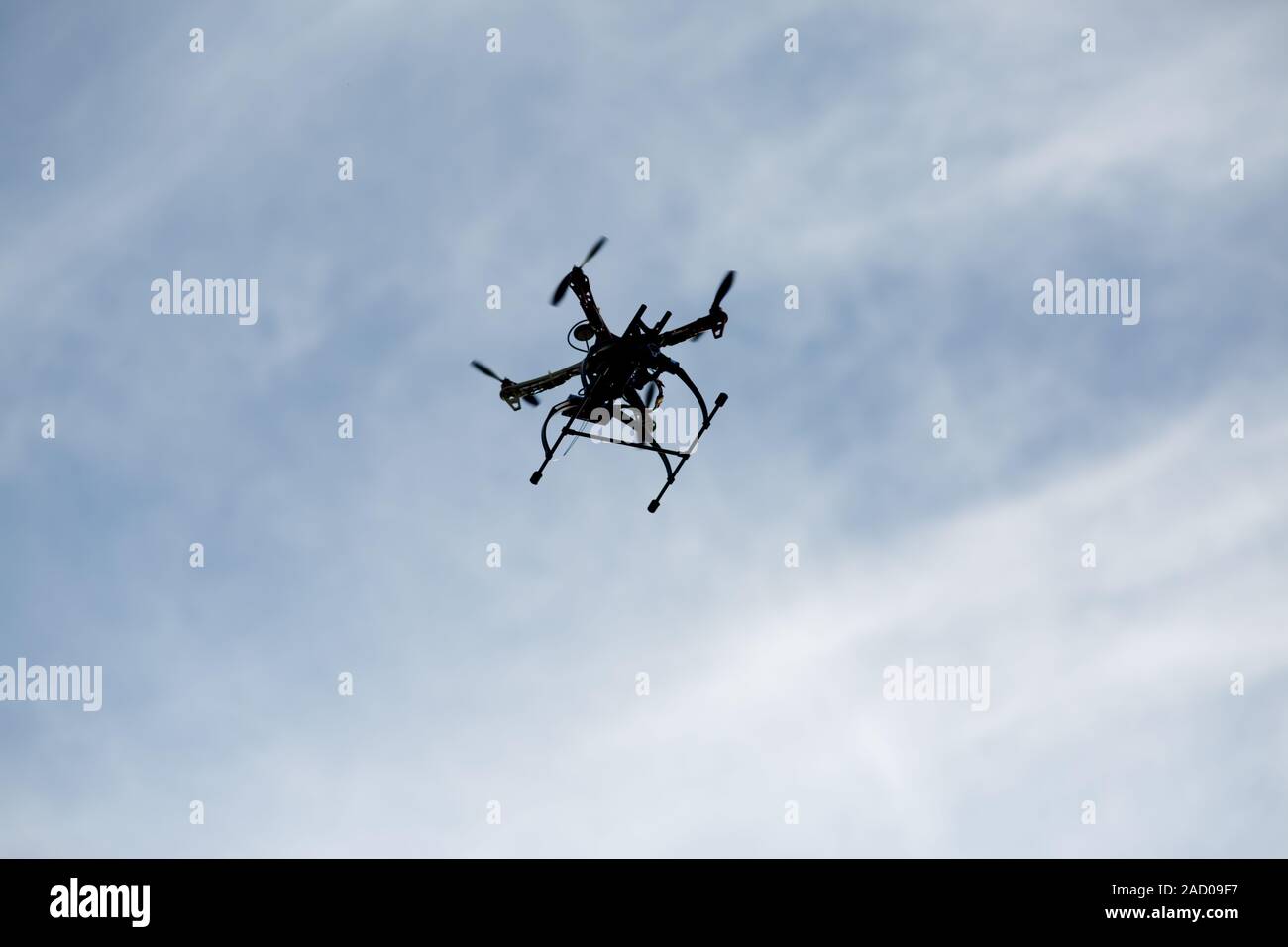 Flying camera hi-res stock photography and images - Alamy