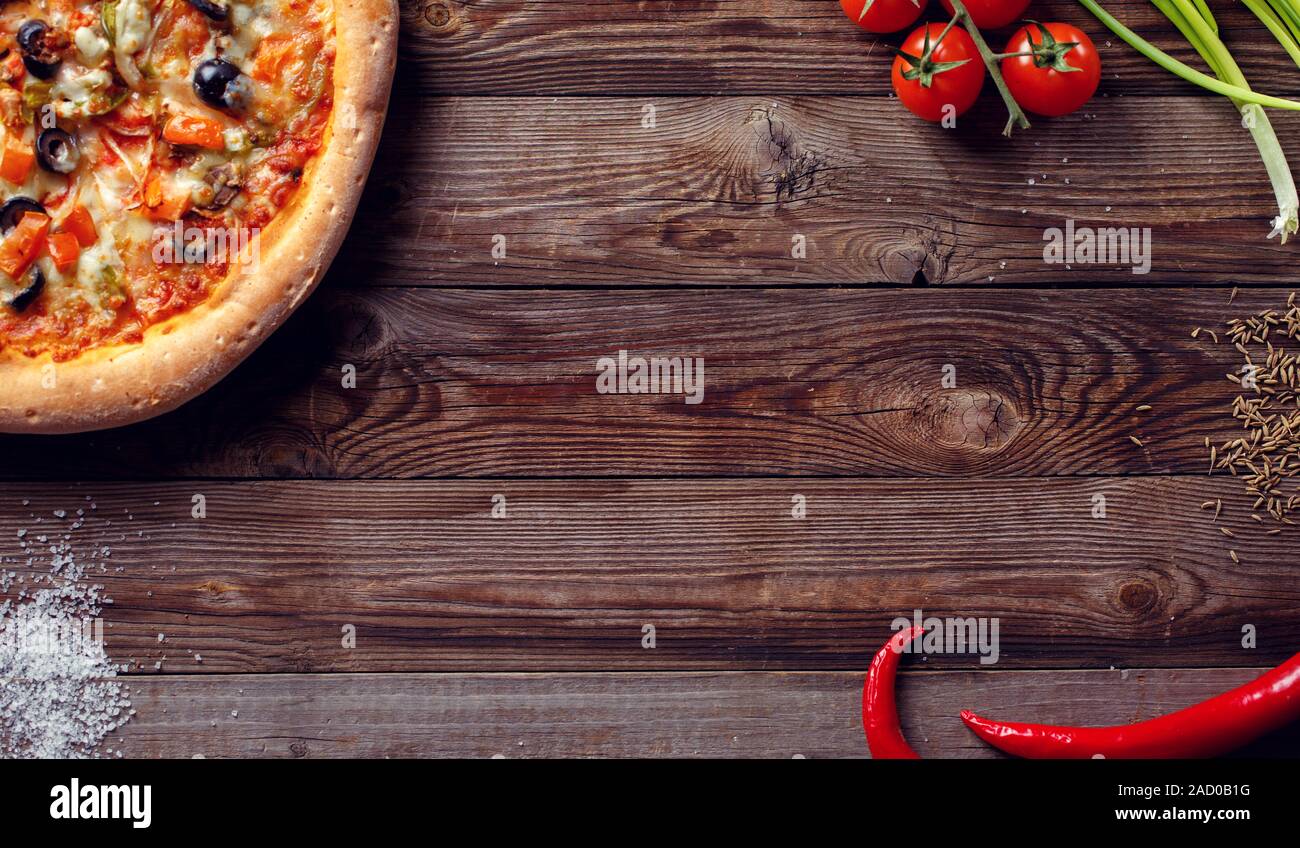 Pizza top view table hi-res stock photography and images - Alamy