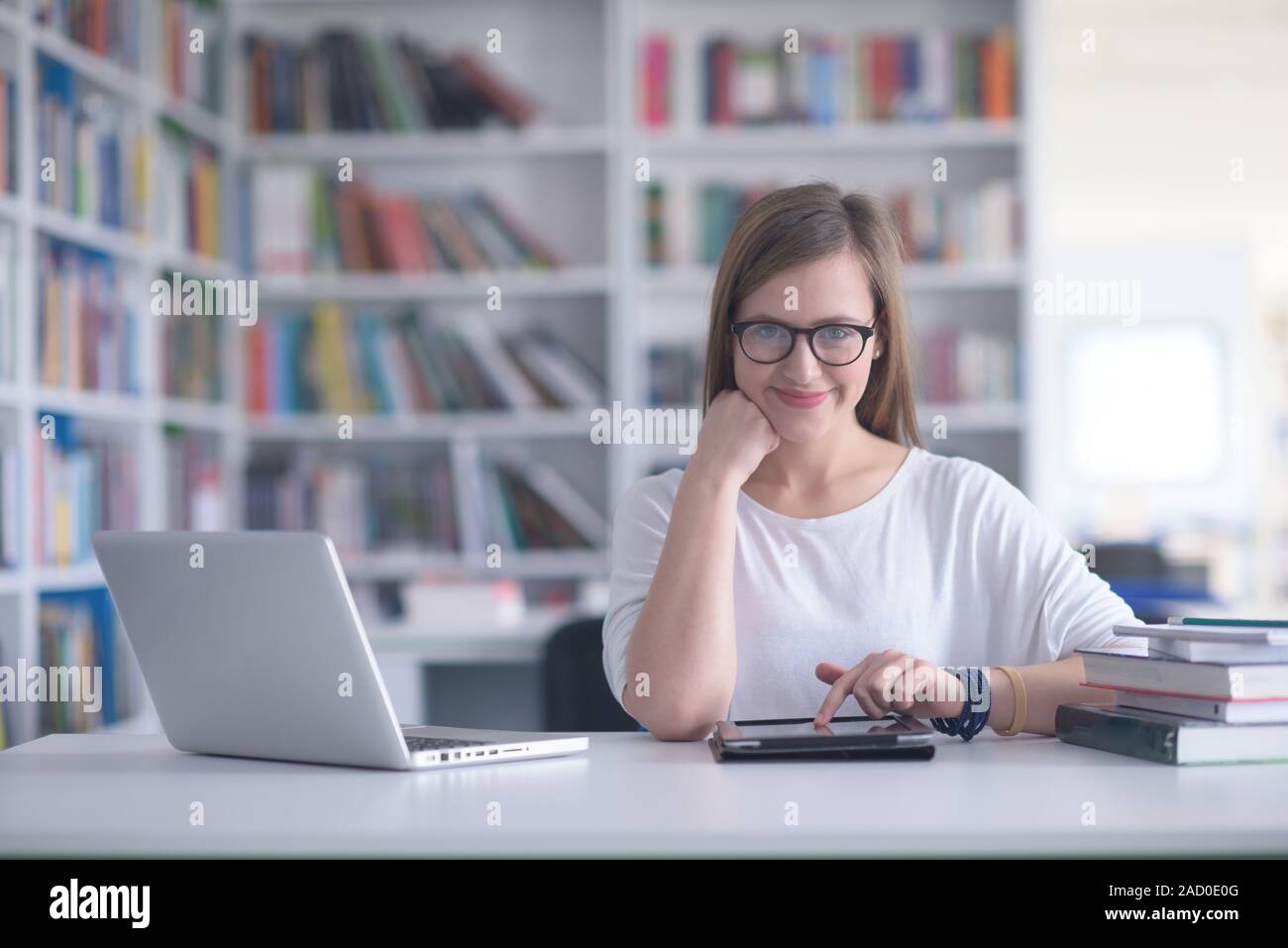 student study in library Stock Photo - Alamy