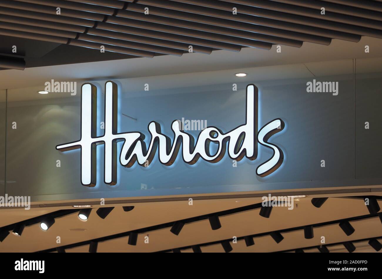 Harrods sign hi-res stock photography and images - Alamy