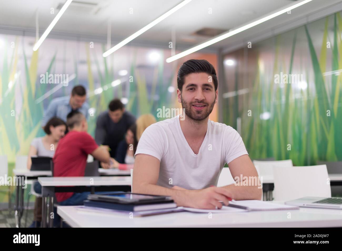 Male arab students in class hi-res stock photography and images - Alamy