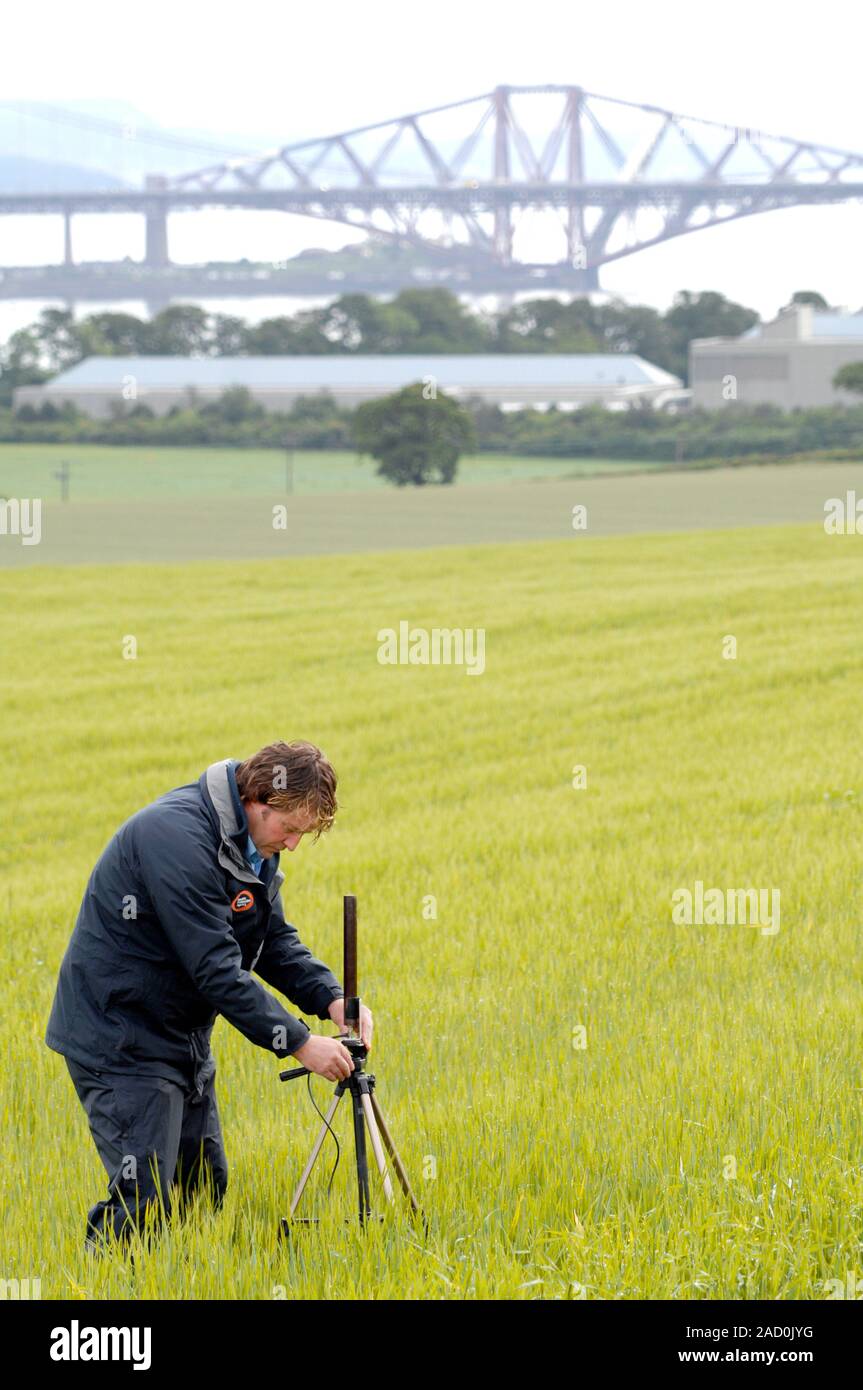 Environmental radiation monitoring. Health Protection Agency worker ...