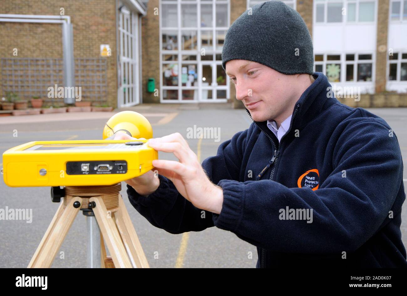 Electromagnetic radiation monitoring. Health Protection Agency worker ...
