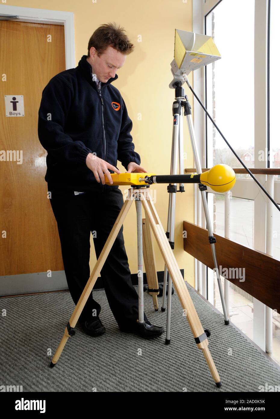 Electromagnetic radiation monitoring. Health Protection Agency worker ...
