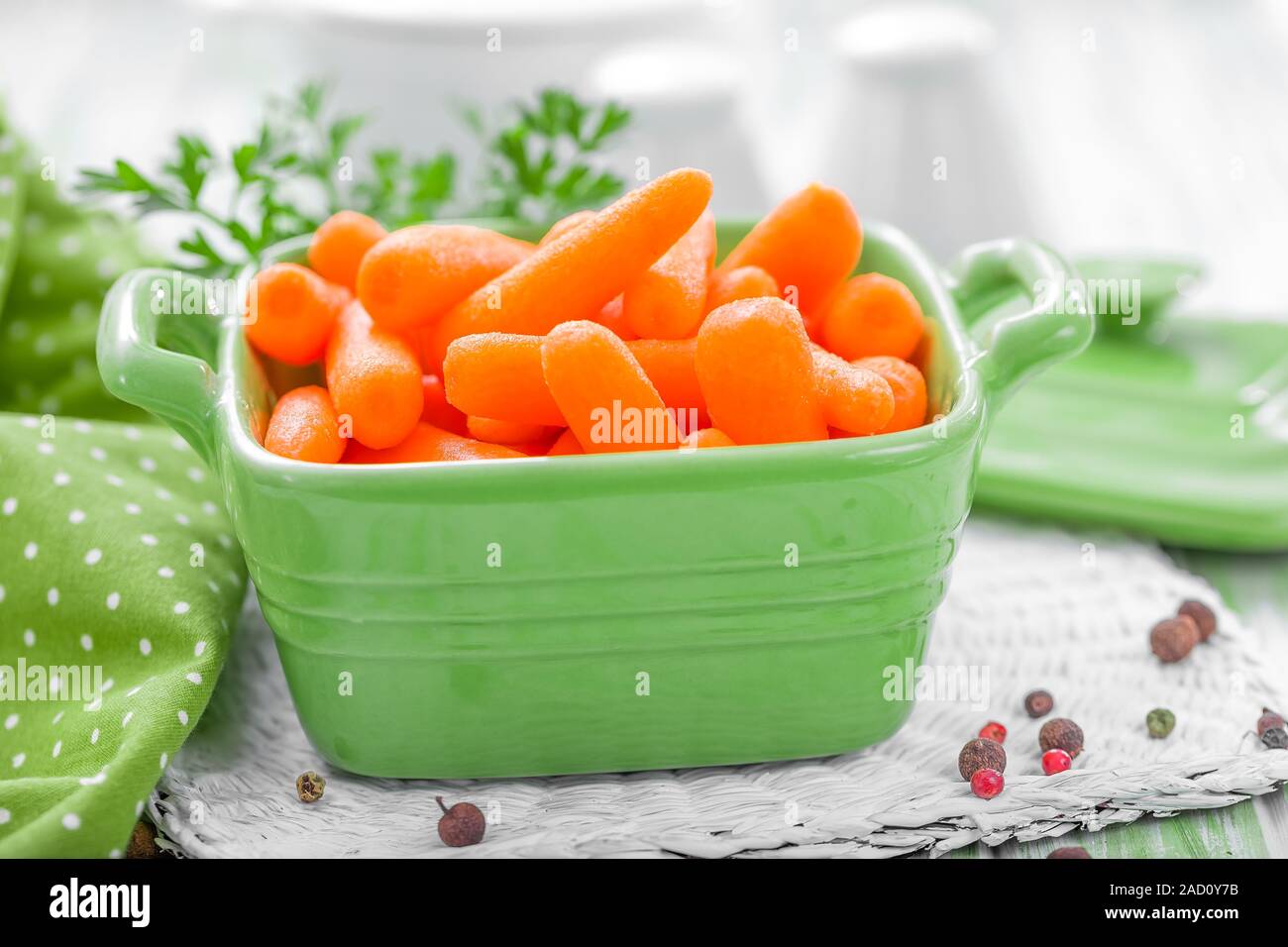 Baby carrot hi-res stock photography and images - Alamy