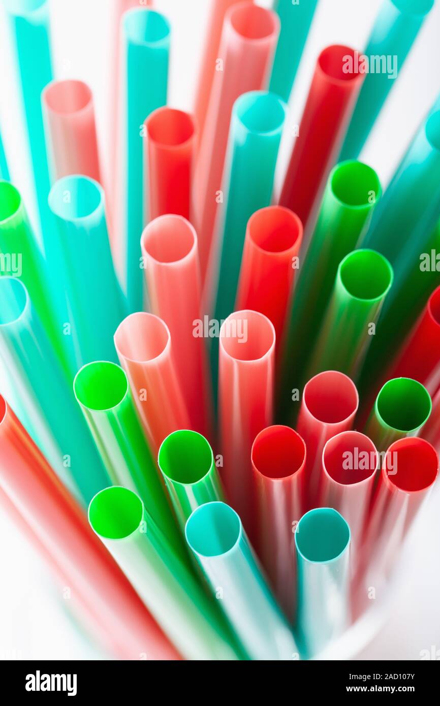 Single use plastic drinking straws Stock Photo - Alamy
