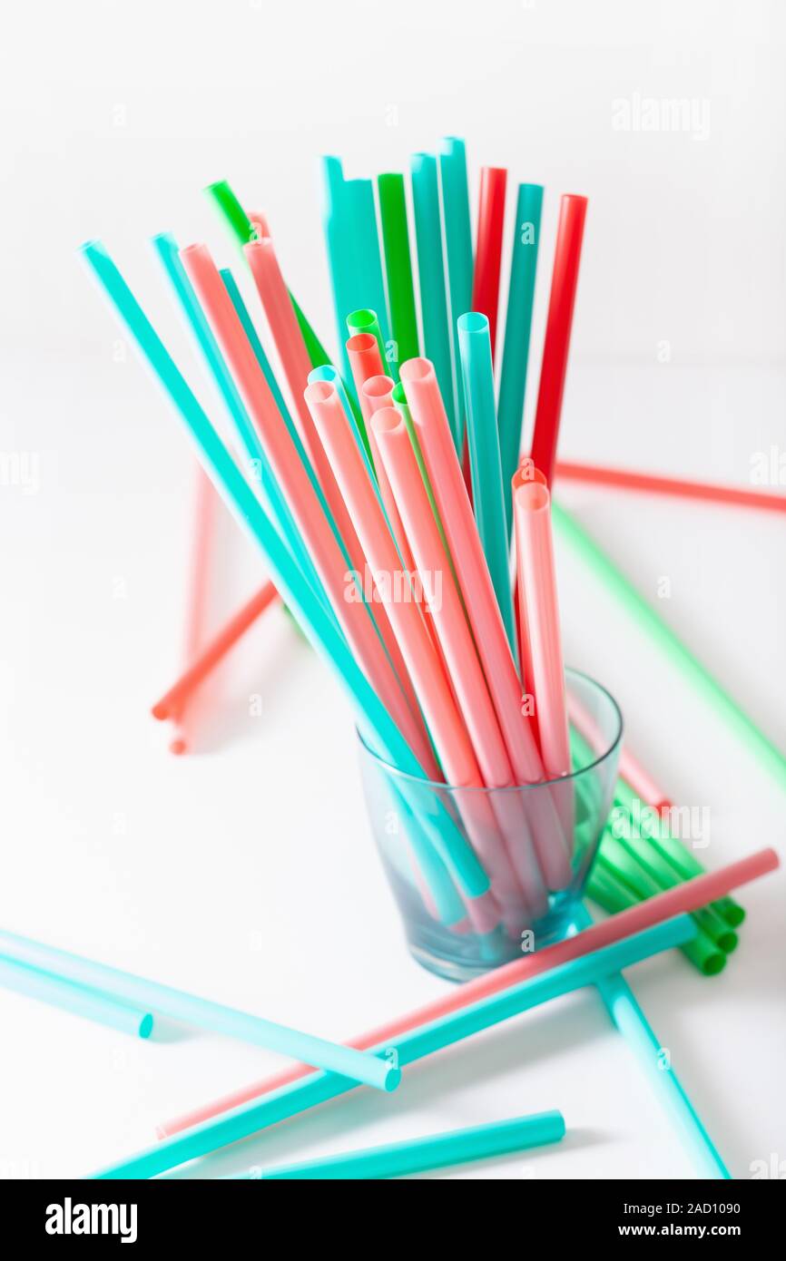 Single use plastic drinking straws Stock Photo - Alamy