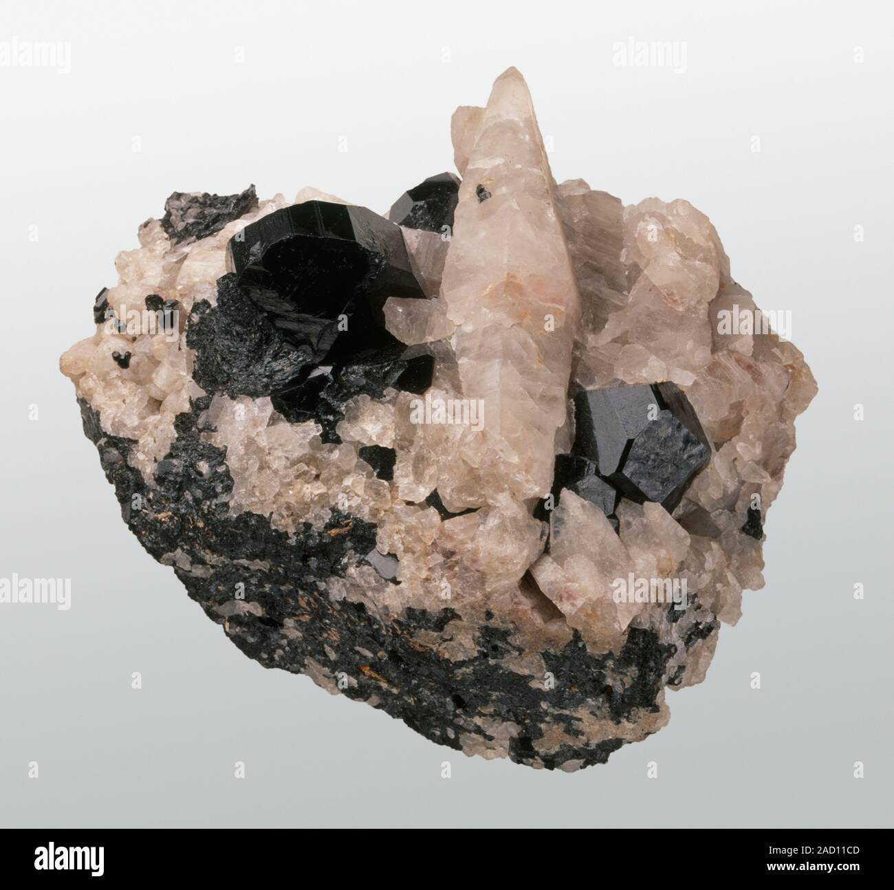 Schorl and quartz crystals in groundmass, close-up Stock Photo - Alamy