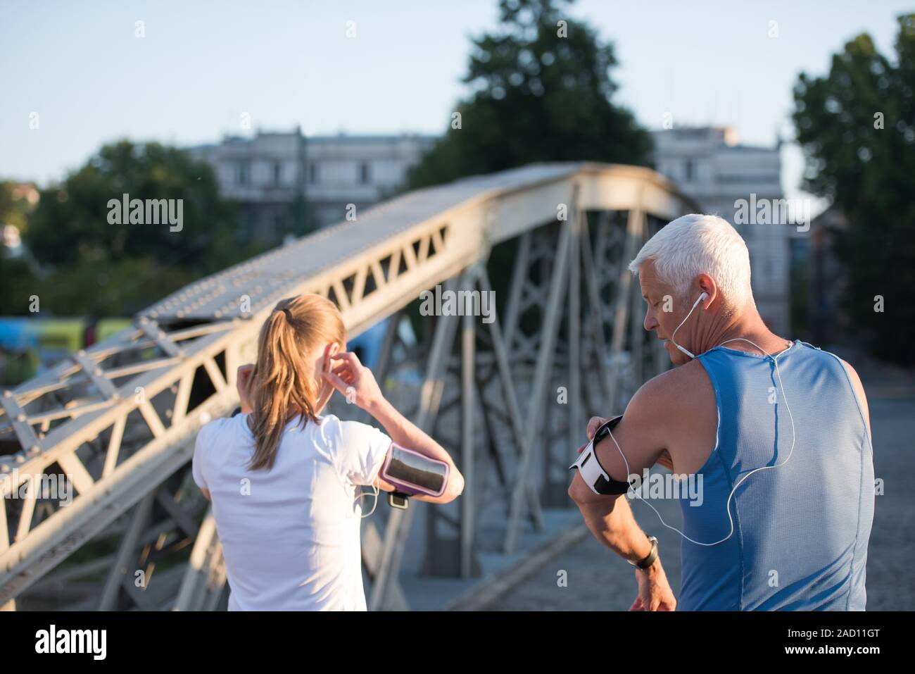Running route phone hi-res stock photography and images - Alamy
