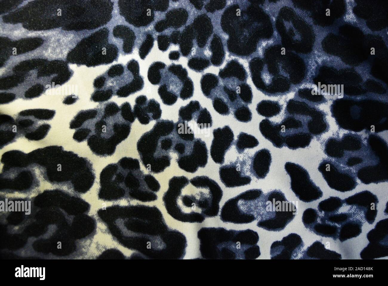 Beautiful animal print with spots, leopard pattern and animal skin ...