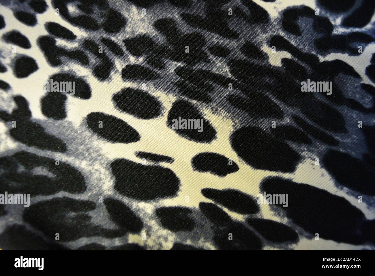 Beautiful animal print with spots, leopard pattern and animal skin ...