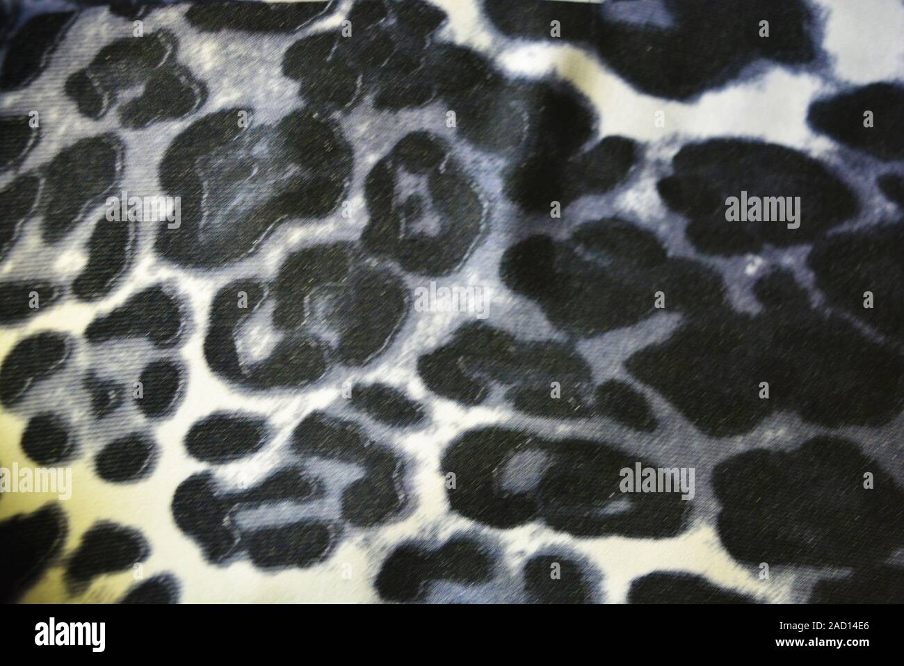 Beautiful animal print with spots, leopard pattern and animal skin ...