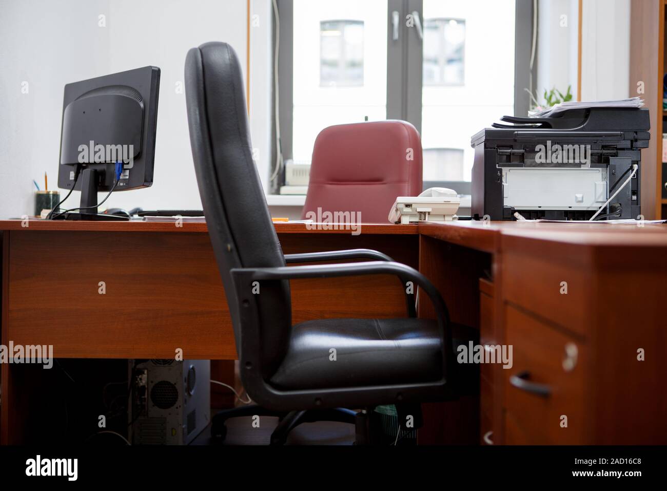 Empty office room Stock Photo - Alamy