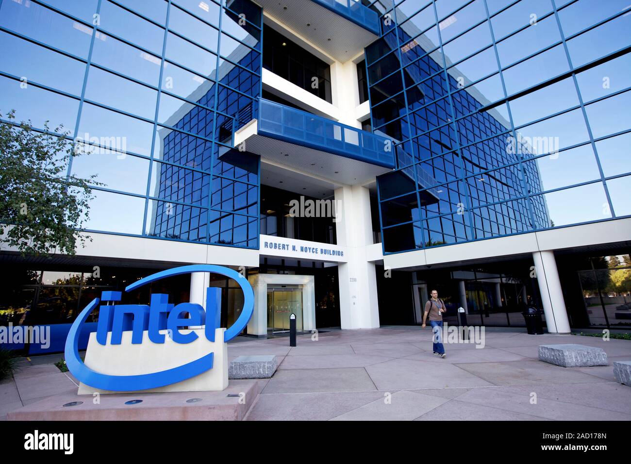 Intel headquarters. Entrance to the Robert N. Noyce building, the ...