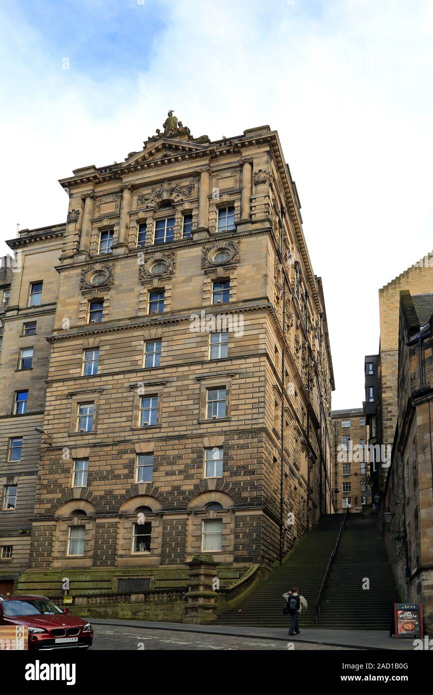 Cockburn street edinburgh hi-res stock photography and images - Alamy