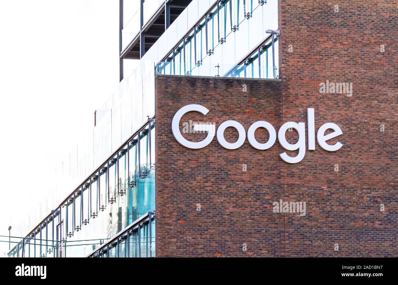 Google office building hi-res stock photography and images - Alamy
