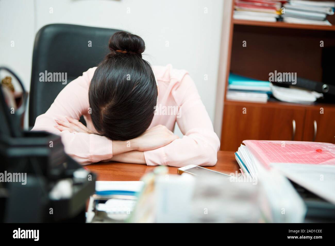 Sleeping at desk hi-res stock photography and images - Alamy