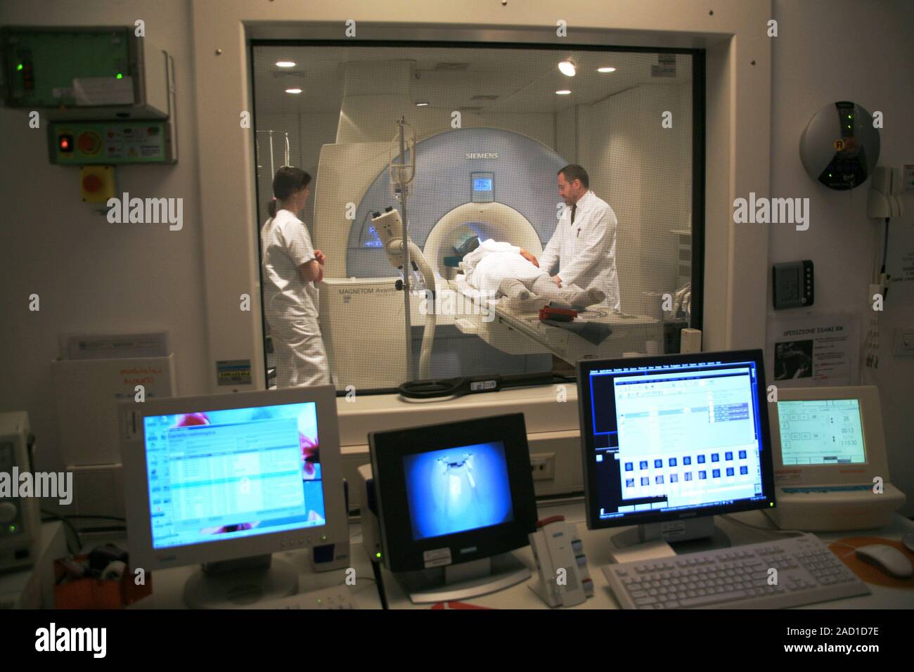 MRI scanning control room. Magnetic resonance imaging (MRI) scanning ... MRI scanning control room. Magnetic resonance imaging (MRI) scanning ...