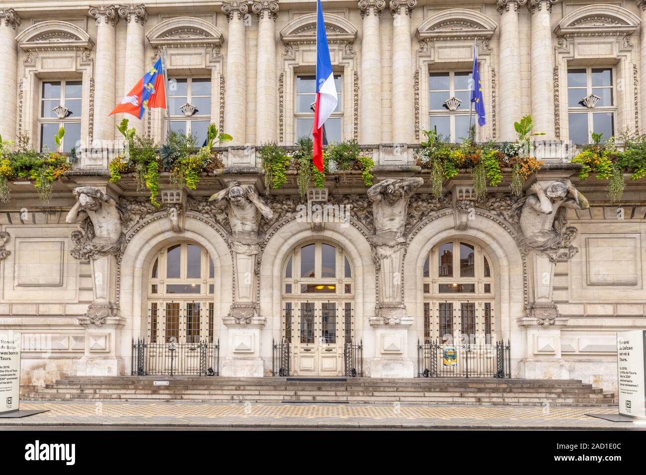 Beautiful historic building hi-res stock photography and images - Alamy