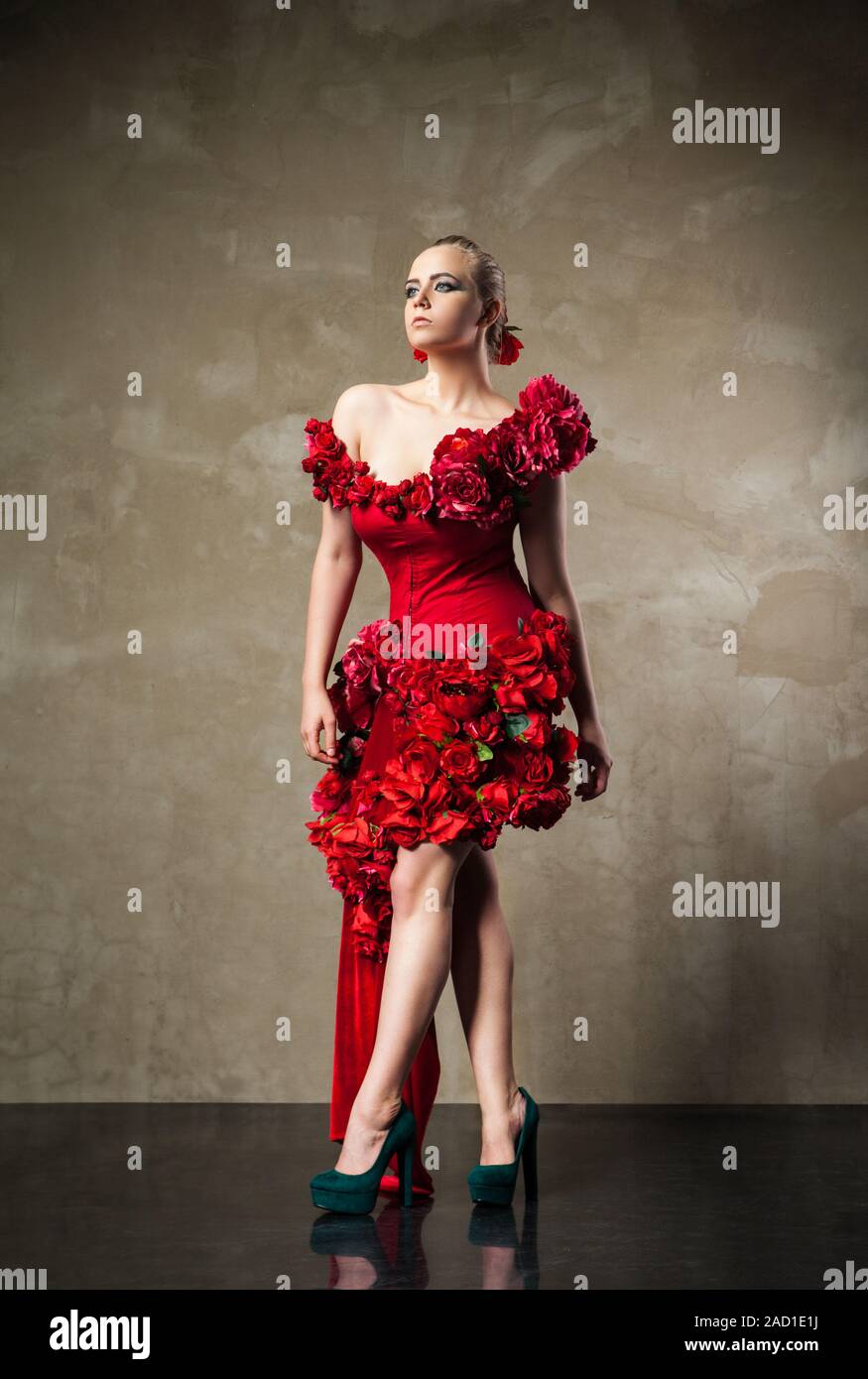 Red dress model hi-res stock photography and images - Alamy