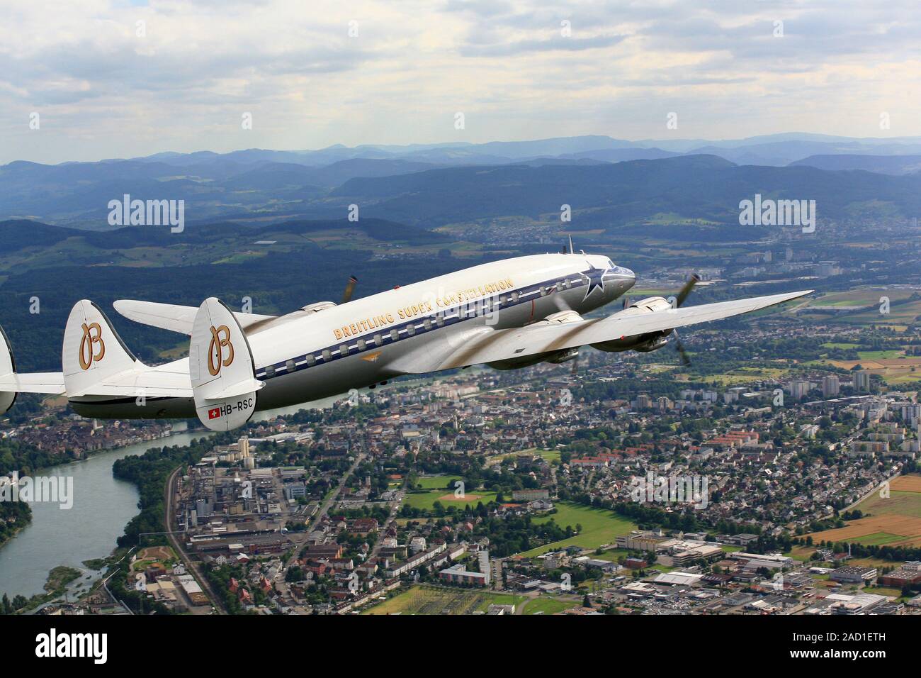 Lockheed super constellation aircraft hi-res stock photography and ...