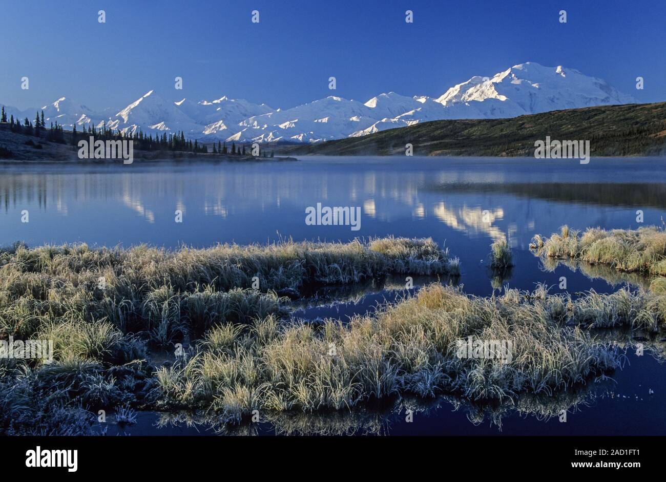 Wonder lake hi-res stock photography and images - Alamy