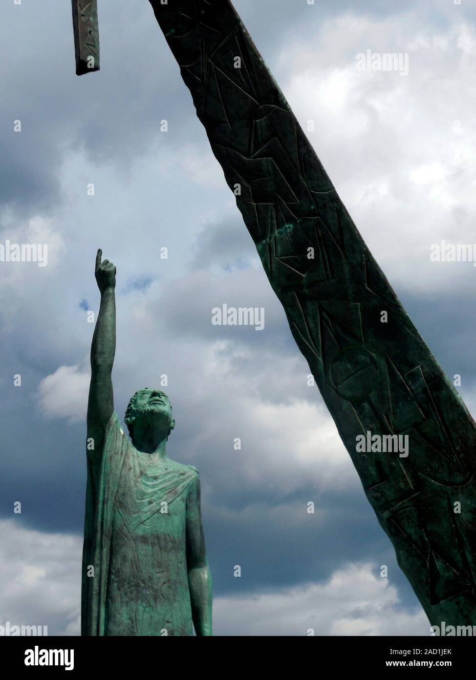 Pythagoras monument. View of a statue of the Ancient Greek ...