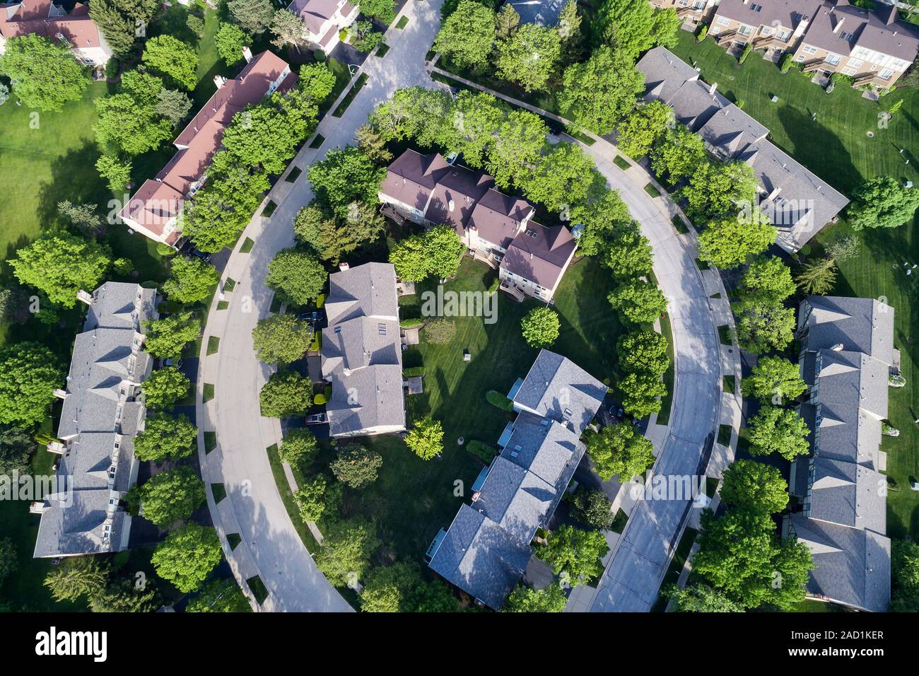 Aerial view of a townhouse complex in a circular Chicago suburban ...