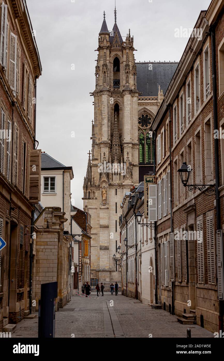 Street view of the Cathedral Notre Dame d'Amiens, Picardy, France Stock ...