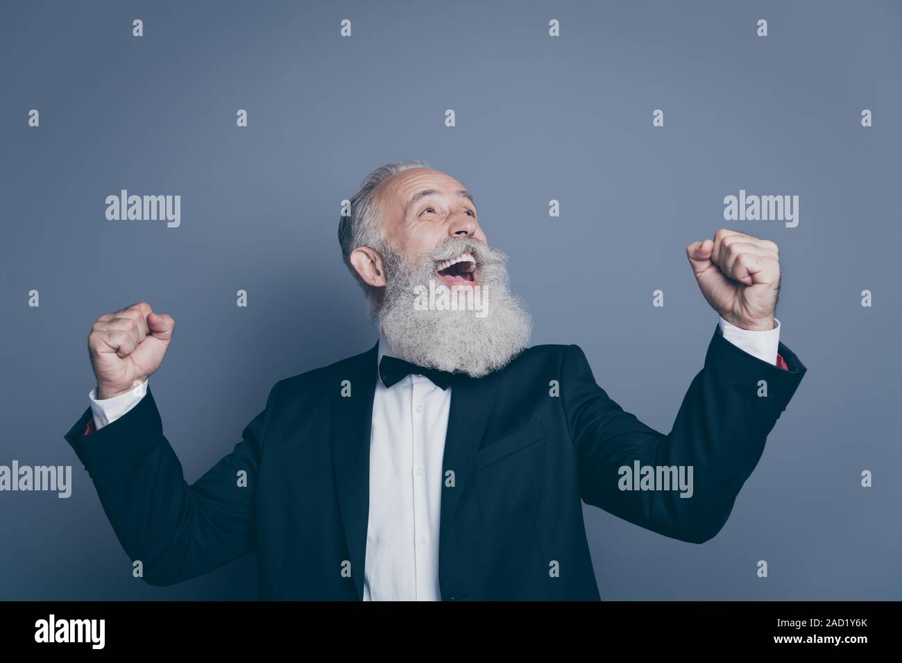 Close-up portrait of his he nice attractive cheerful cheery satisfied ...