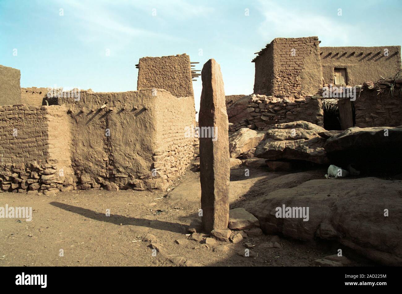 Dogon country : village of Tapou 1990 Stock Photo - Alamy