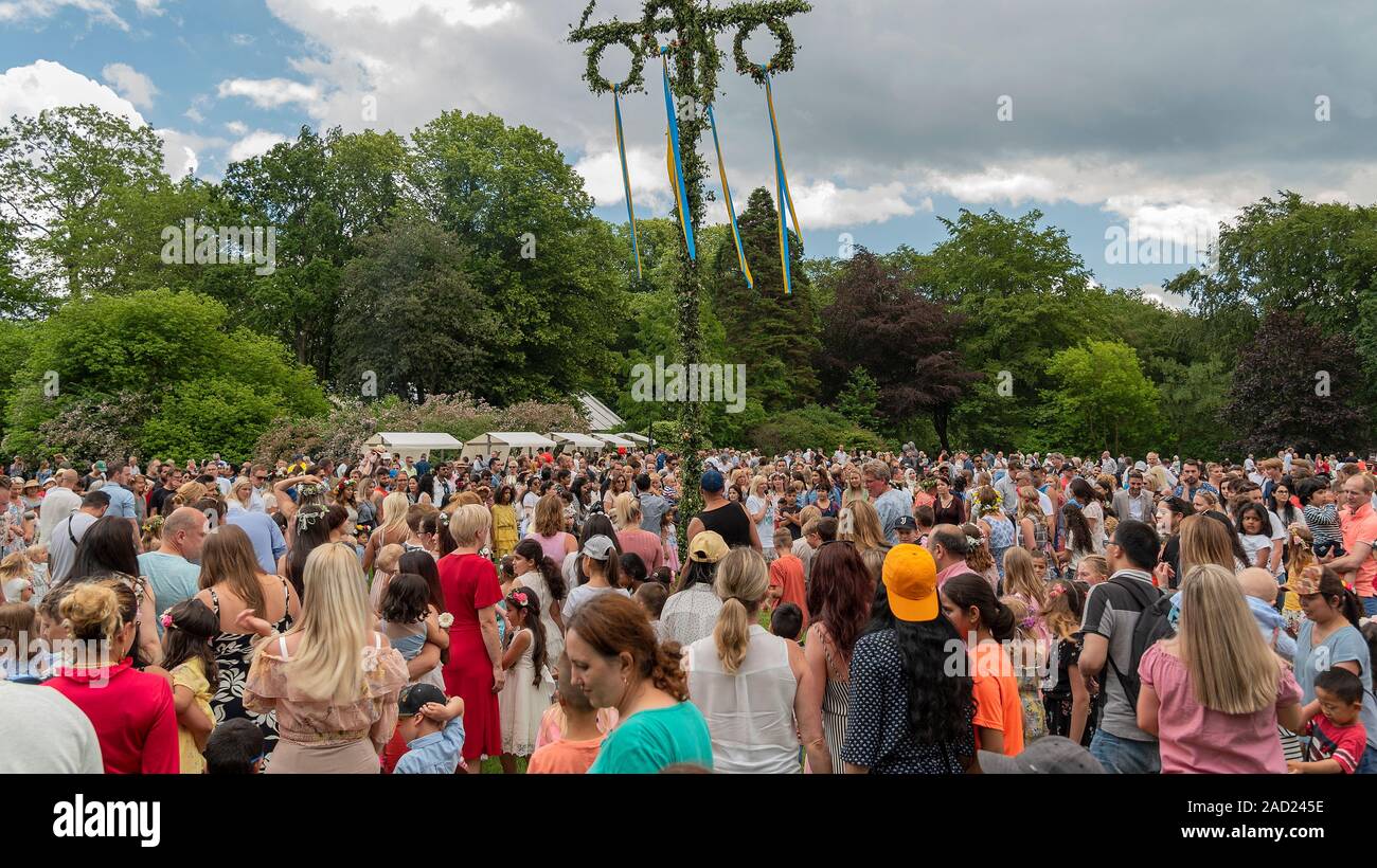Swedish traditional maypole dance hi-res stock photography and images ...
