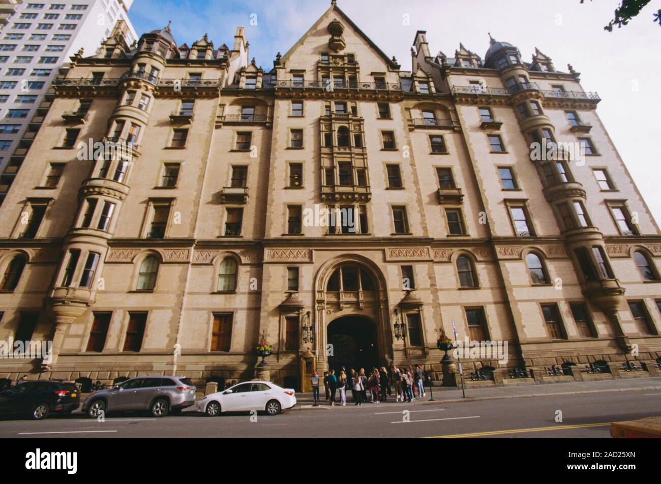 Dakota Building, Central Park West and 72nd Street, Manhattan, New York ...
