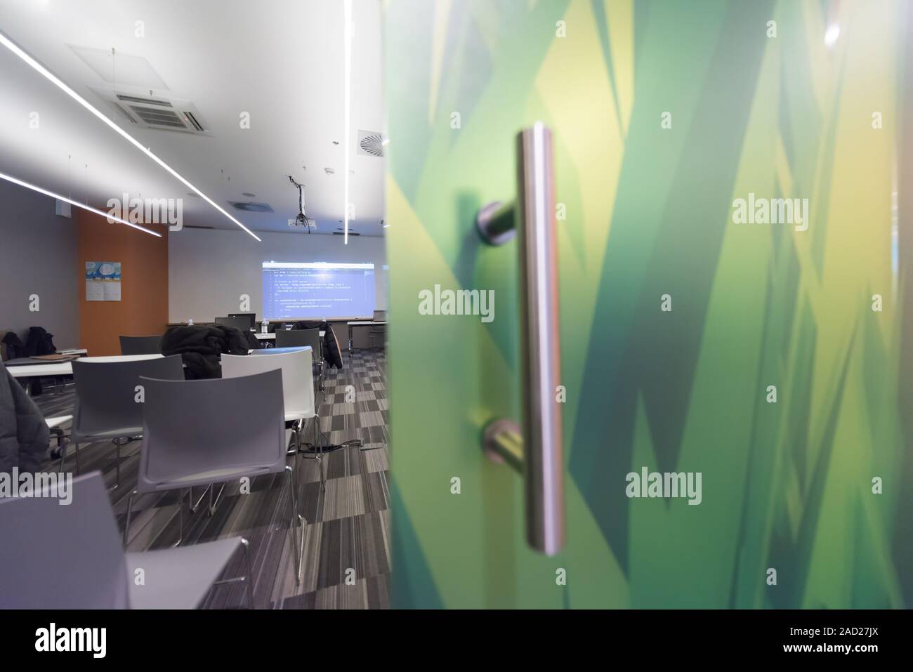 empty it classroom Stock Photo - Alamy