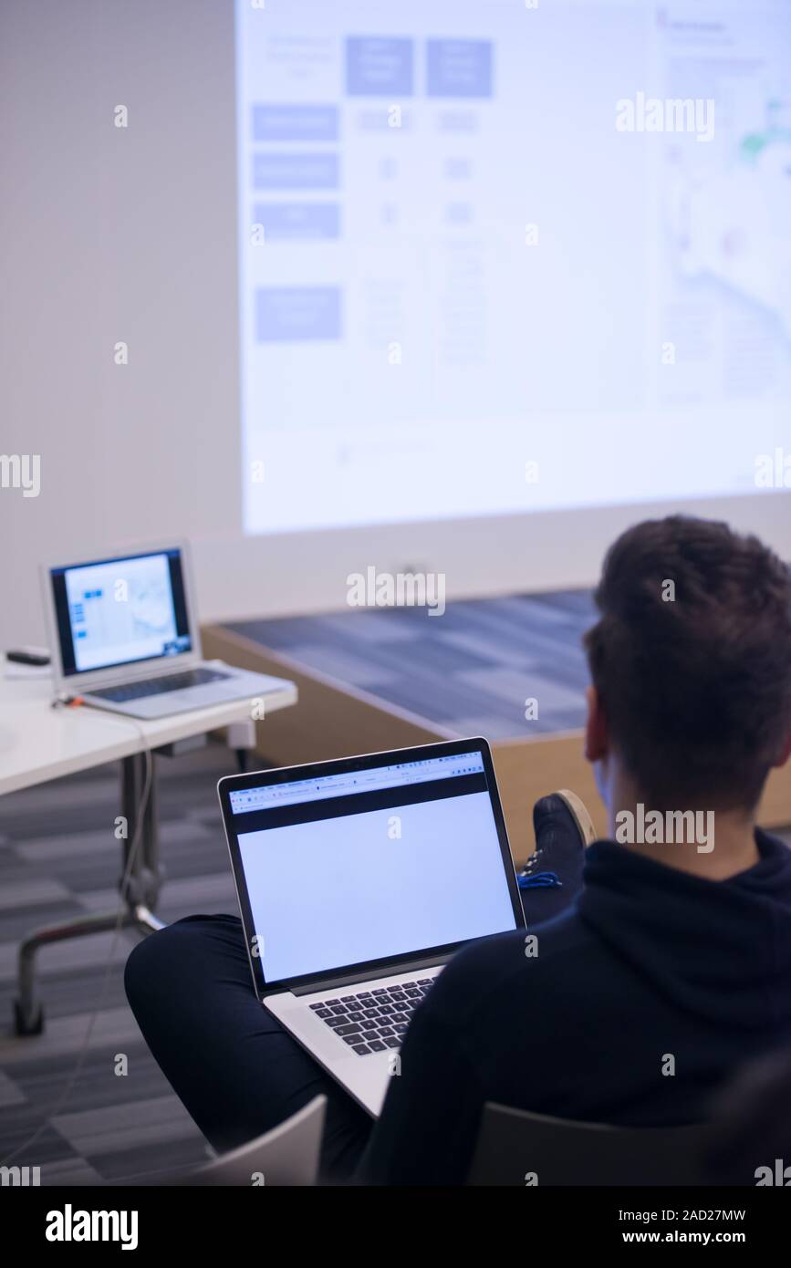 Business school students university hi-res stock photography and images ...