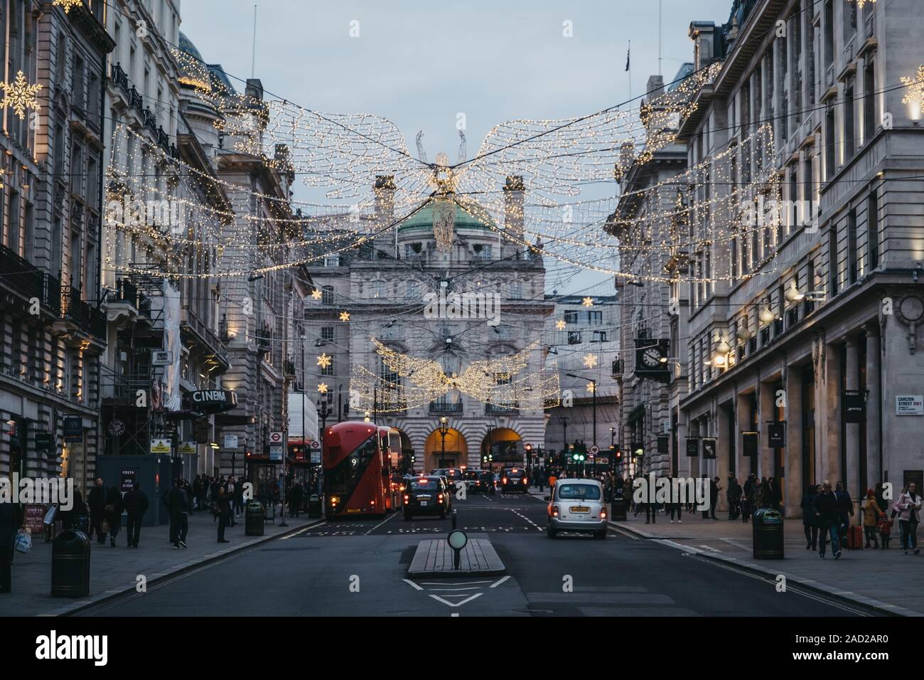 Piccadilly circus christmas decorations hi-res stock photography and images - Alamy