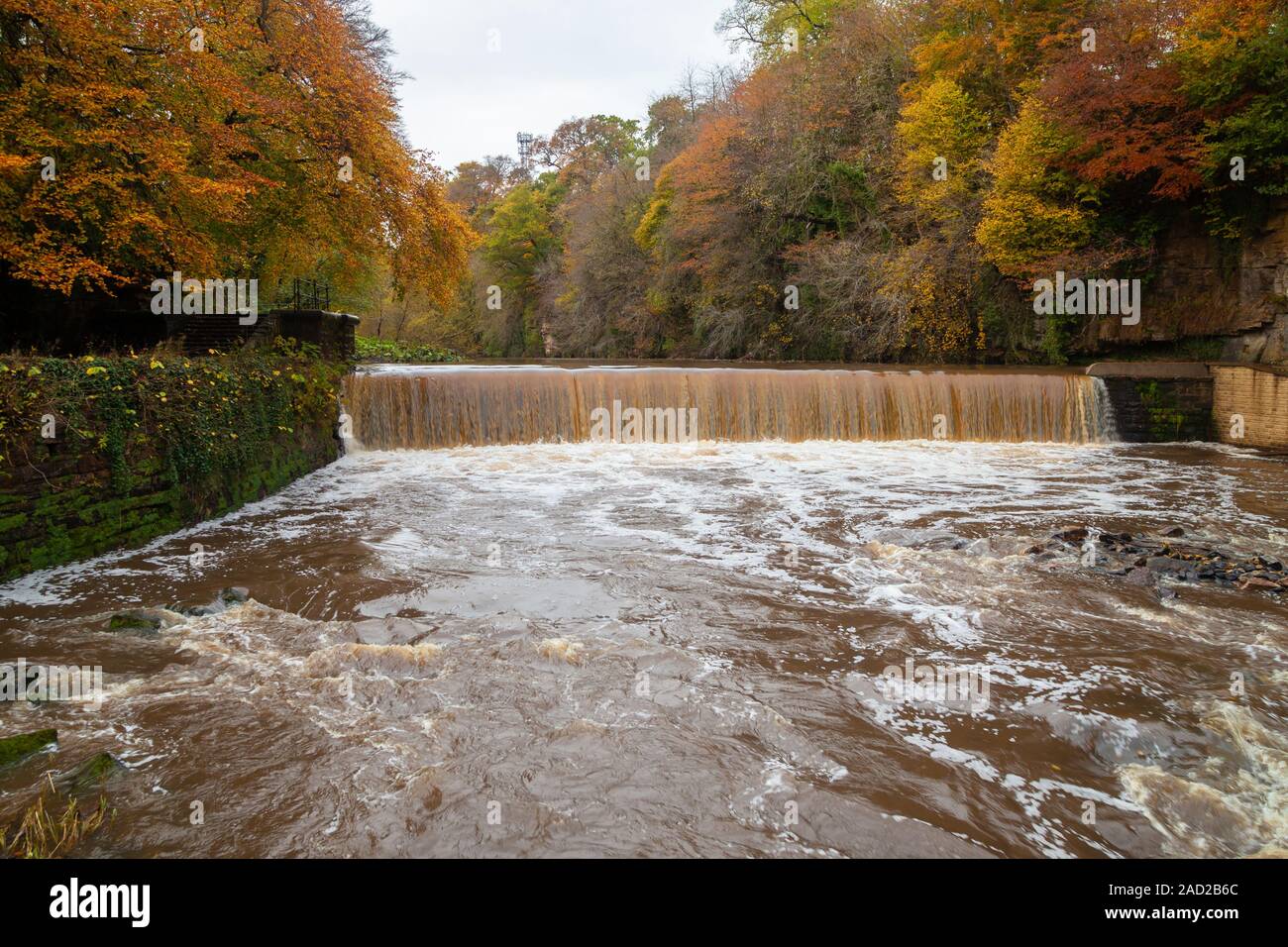 Weir in autumn woodland hi-res stock photography and images - Alamy
