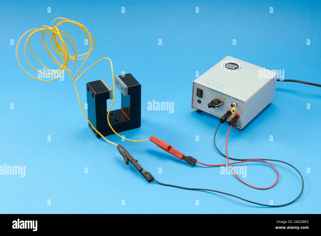 Motor effect experiment. Apparatus used to perform a 'jumping wire ...