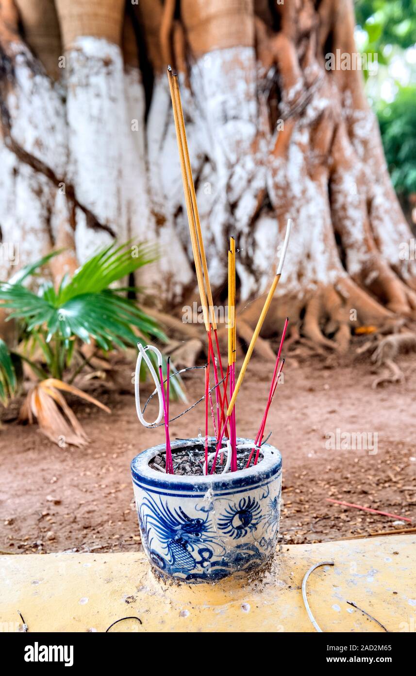 Burning insence hi-res stock photography and images - Alamy
