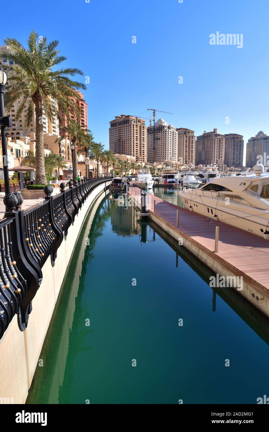 Doha qatar marina doha hi-res stock photography and images - Alamy