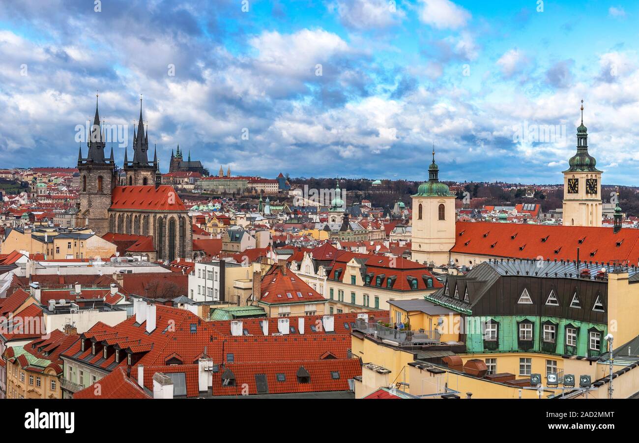 Walking around Pre-Christmas Prague city Stock Photo - Alamy