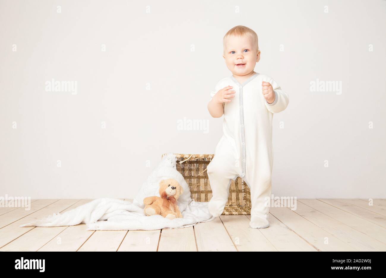 Toddler smiling at camera Stock Photo - Alamy